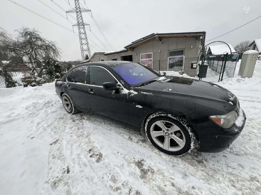 Melns BMW 750 2006 Trakai, ar dzinēja tilpumu 4.80 L un nobraukumu 180 tūkst. km par 5000 €, foto 3 vietnē AUTOMOTO.COM.LV