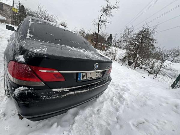 Black BMW 750 2006 in Trakai, with an engine capacity of 4.80 L and mileage of 180 thousand km for 5000 €, photo 5 on AUTOMOTO.COM.LV