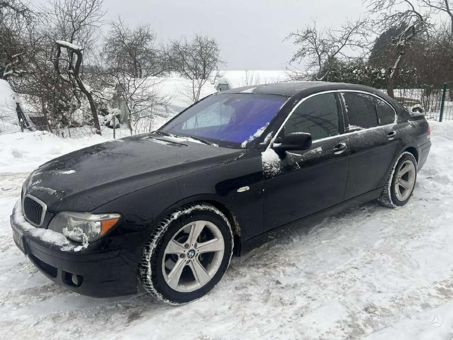 Melns BMW 750 2006 Trakai, ar dzinēja tilpumu 4.80 L un nobraukumu 180 tūkst. km par 5000 €, foto 6 vietnē AUTOMOTO.COM.LV