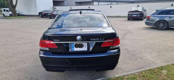 Melns BMW 750 2006 Mažeikiai, ar dzinēja tilpumu 4.80 L un nobraukumu 211 tūkst. km par 5100 €, foto 8 vietnē AUTOMOTO.COM.LV