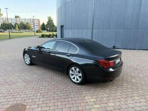 Melns BMW 750 2008 Rīga, ar dzinēja tilpumu 4.40 L un nobraukumu 196 tūkst. km par 8300 €, foto 4 vietnē AUTOMOTO.COM.LV