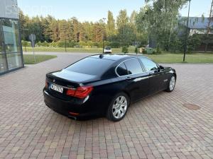 Melns BMW 750 2008 Rīga, ar dzinēja tilpumu 4.40 L un nobraukumu 196 tūkst. km par 8300 €, foto 5 vietnē AUTOMOTO.COM.LV