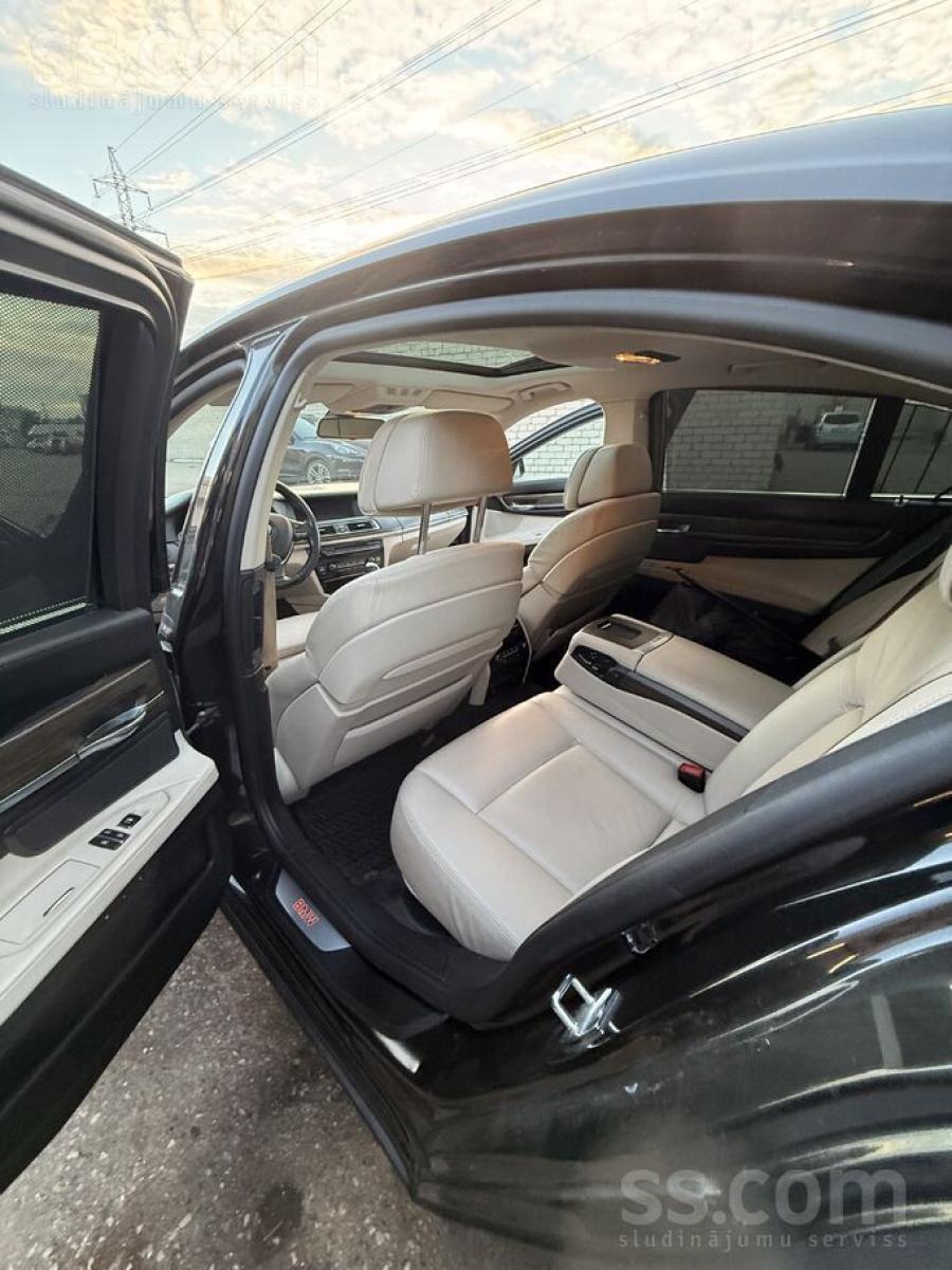 Melns BMW 750 2008 Rīga, ar dzinēja tilpumu 4.40 L un nobraukumu 196 tūkst. km par 8300 €, foto 7 vietnē AUTOMOTO.COM.LV
