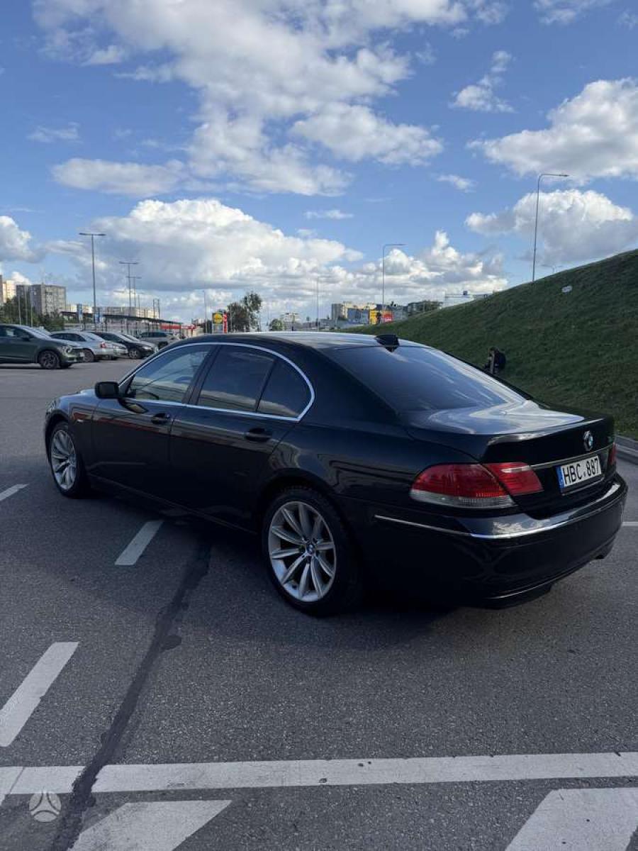 Black BMW 750 2008 in Vilnius, with an engine capacity of 4.80 L and mileage of 190 thousand km for 5700 €, photo 5 on AUTOMOTO.COM.LV