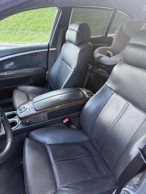 Black BMW 750 2008 in Vilnius, with an engine capacity of 4.80 L and mileage of 190 thousand km for 5700 €, photo 14 on AUTOMOTO.COM.LV