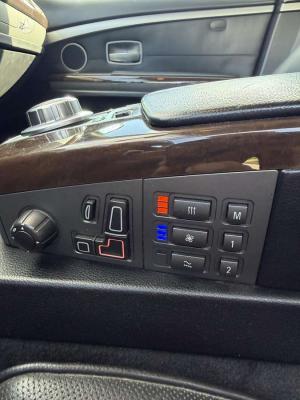 Black BMW 750 2008 in Vilnius, with an engine capacity of 4.80 L and mileage of 190 thousand km for 5700 €, photo 15 on AUTOMOTO.COM.LV