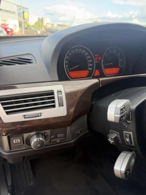 Black BMW 750 2008 in Vilnius, with an engine capacity of 4.80 L and mileage of 190 thousand km for 5700 €, photo 16 on AUTOMOTO.COM.LV