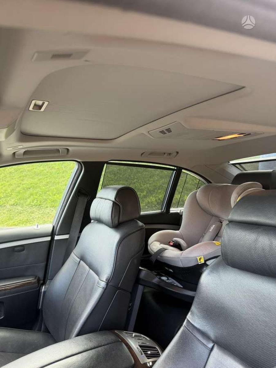 Black BMW 750 2008 in Vilnius, with an engine capacity of 4.80 L and mileage of 190 thousand km for 5700 €, photo 17 on AUTOMOTO.COM.LV