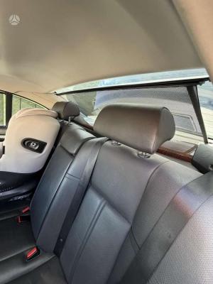 Black BMW 750 2008 in Vilnius, with an engine capacity of 4.80 L and mileage of 190 thousand km for 5700 €, photo 18 on AUTOMOTO.COM.LV