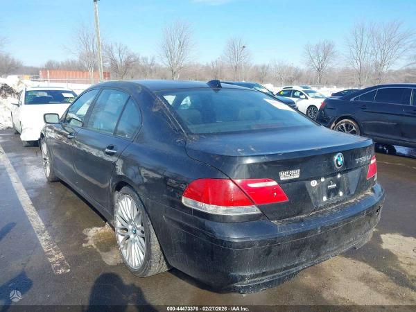 BMW 750 2008 in Klaipeda on AUTOMOTO.COM.LV Black BMW 750 2008 in Klaipeda, with an engine capacity of 4.80 L and mileage of 171 thousand km for 4900 €, photo 4 on AUTOMOTO.COM.LV