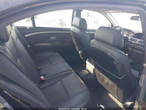 BMW 750 2008 in Klaipeda on AUTOMOTO.COM.LV Black BMW 750 2008 in Klaipeda, with an engine capacity of 4.80 L and mileage of 171 thousand km for 4900 €, photo 11 on AUTOMOTO.COM.LV