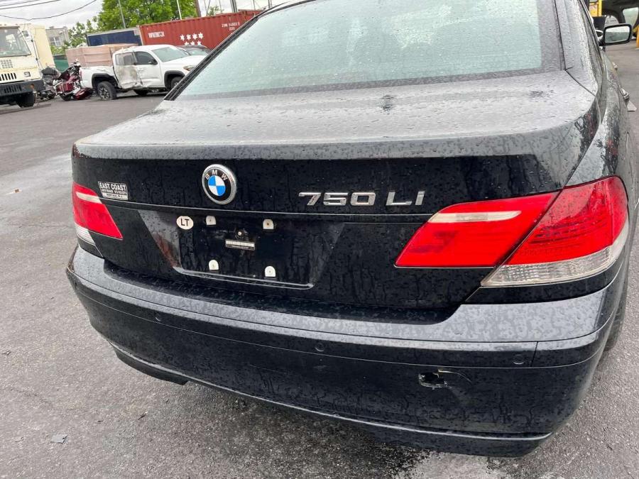 Black BMW 750 2008 in Klaipeda, with an engine capacity of 4.80 L and mileage of 171 thousand km for 4900 €, photo 19 on AUTOMOTO.COM.LV