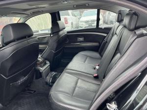 Black BMW 750 2008 in Klaipeda, with an engine capacity of 4.80 L and mileage of 171 thousand km for 4900 €, photo 22 on AUTOMOTO.COM.LV