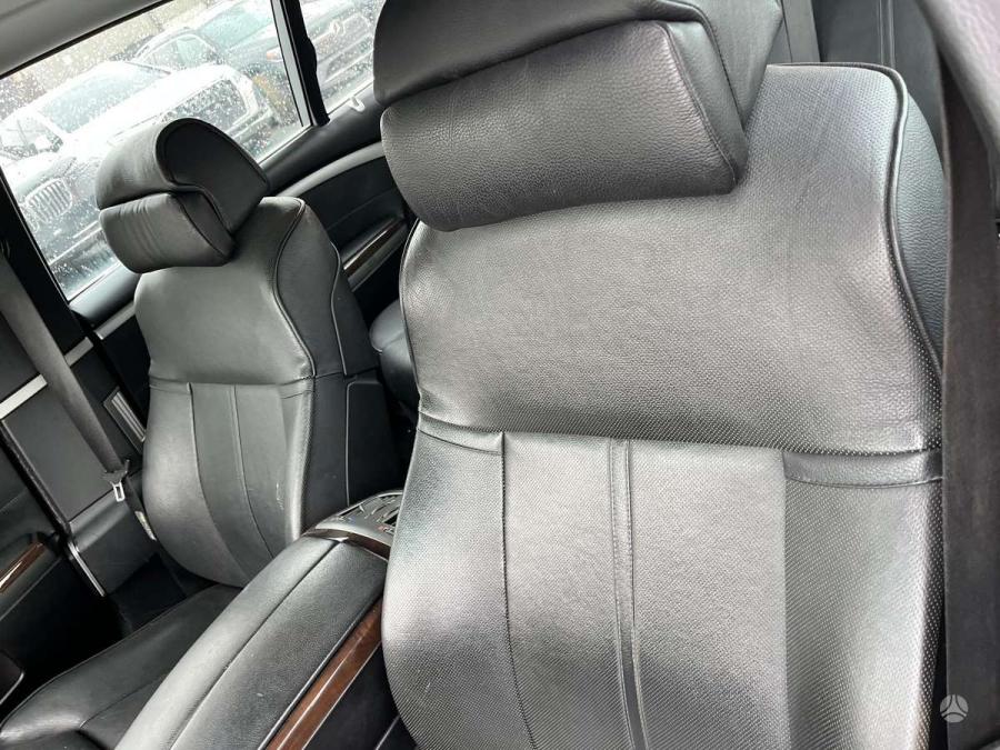 Black BMW 750 2008 in Klaipeda, with an engine capacity of 4.80 L and mileage of 171 thousand km for 4900 €, photo 26 on AUTOMOTO.COM.LV