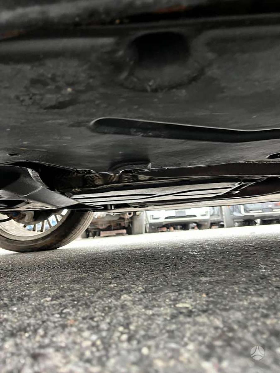 Black BMW 750 2008 in Klaipeda, with an engine capacity of 4.80 L and mileage of 171 thousand km for 4900 €, photo 27 on AUTOMOTO.COM.LV