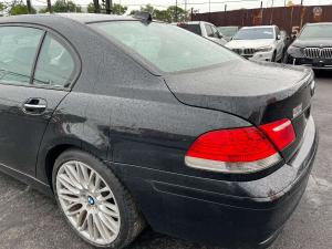Black BMW 750 2008 in Klaipeda, with an engine capacity of 4.80 L and mileage of 171 thousand km for 4900 €, photo 29 on AUTOMOTO.COM.LV