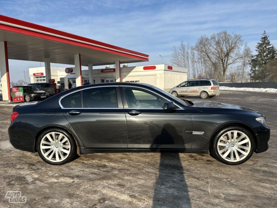 Melns BMW 750 2009 Ukmergė, ar dzinēja tilpumu 4.40 L un nobraukumu 370 tūkst. km par 4900 €, foto 6 vietnē AUTOMOTO.COM.LV