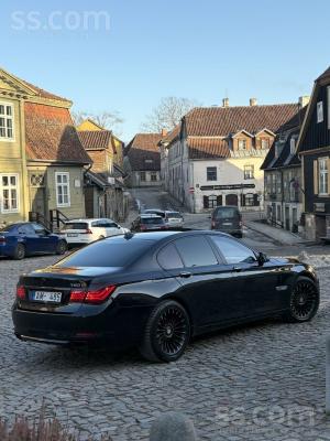 Melns BMW 750 2009 Kuldīga, ar dzinēja tilpumu 4.40 L un nobraukumu 0 tūkst. km par 9990 €, foto 4 vietnē AUTOMOTO.COM.LV