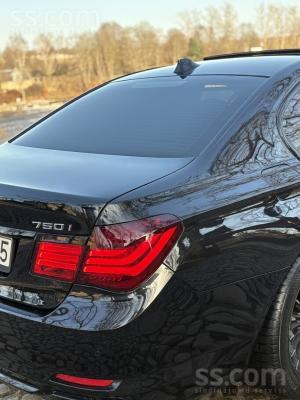 Melns BMW 750 2009 Kuldīga, ar dzinēja tilpumu 4.40 L un nobraukumu 0 tūkst. km par 9990 €, foto 9 vietnē AUTOMOTO.COM.LV