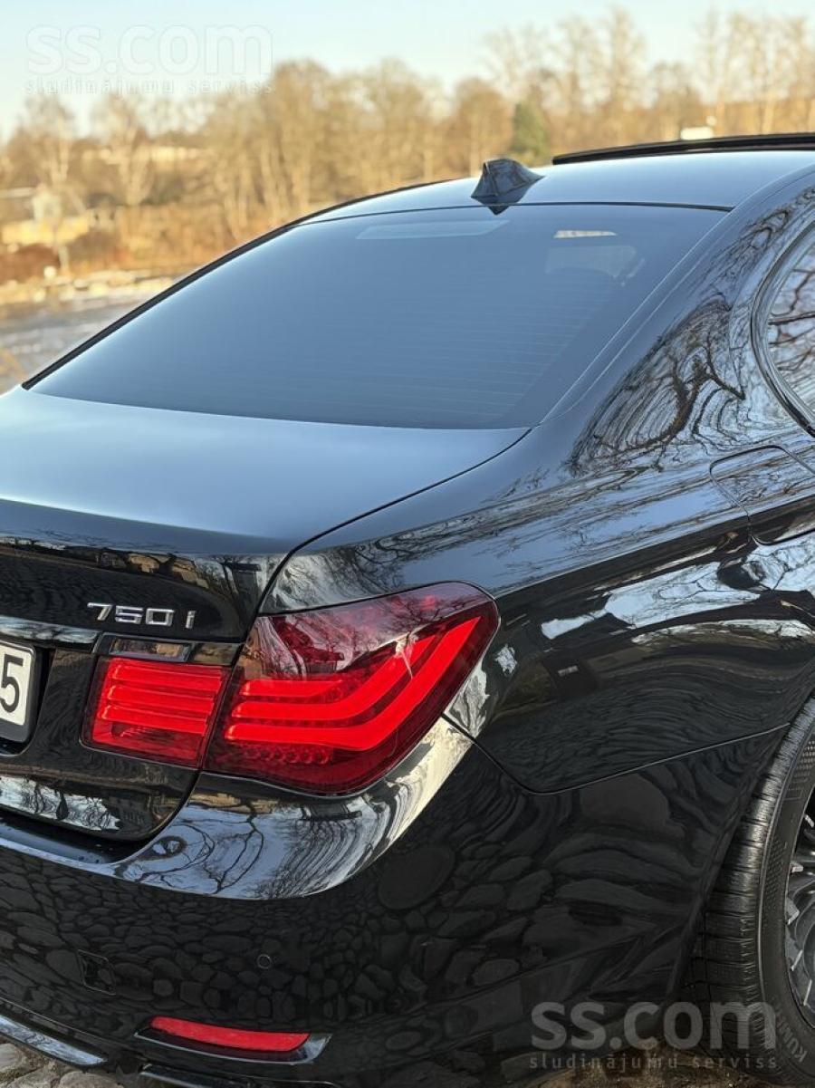 Melns BMW 750 2009 Kuldīga, ar dzinēja tilpumu 4.40 L un nobraukumu 0 tūkst. km par 9990 €, foto 9 vietnē AUTOMOTO.COM.LV
