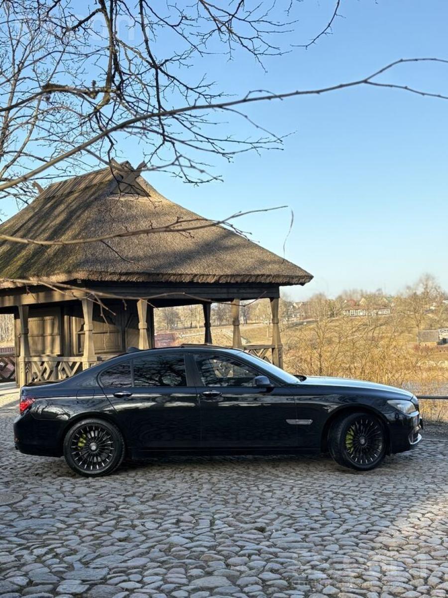Melns BMW 750 2009 Kuldīga, ar dzinēja tilpumu 4.40 L un nobraukumu 0 tūkst. km par 9990 €, foto 11 vietnē AUTOMOTO.COM.LV