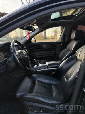 Melns BMW 750 2009 Kuldīga, ar dzinēja tilpumu 4.40 L un nobraukumu 0 tūkst. km par 9990 €, foto 13 vietnē AUTOMOTO.COM.LV