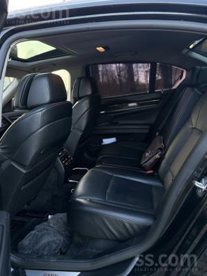 Melns BMW 750 2009 Kuldīga, ar dzinēja tilpumu 4.40 L un nobraukumu 0 tūkst. km par 9990 €, foto 14 vietnē AUTOMOTO.COM.LV