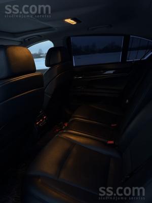 Melns BMW 750 2009 Kuldīga, ar dzinēja tilpumu 4.40 L un nobraukumu 0 tūkst. km par 9990 €, foto 19 vietnē AUTOMOTO.COM.LV