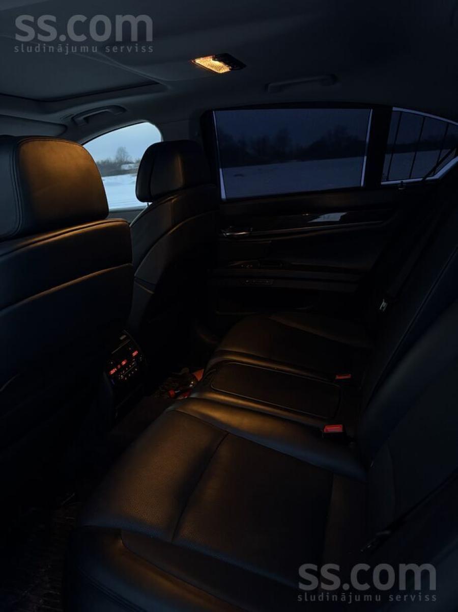 Melns BMW 750 2009 Kuldīga, ar dzinēja tilpumu 4.40 L un nobraukumu 0 tūkst. km par 9990 €, foto 19 vietnē AUTOMOTO.COM.LV