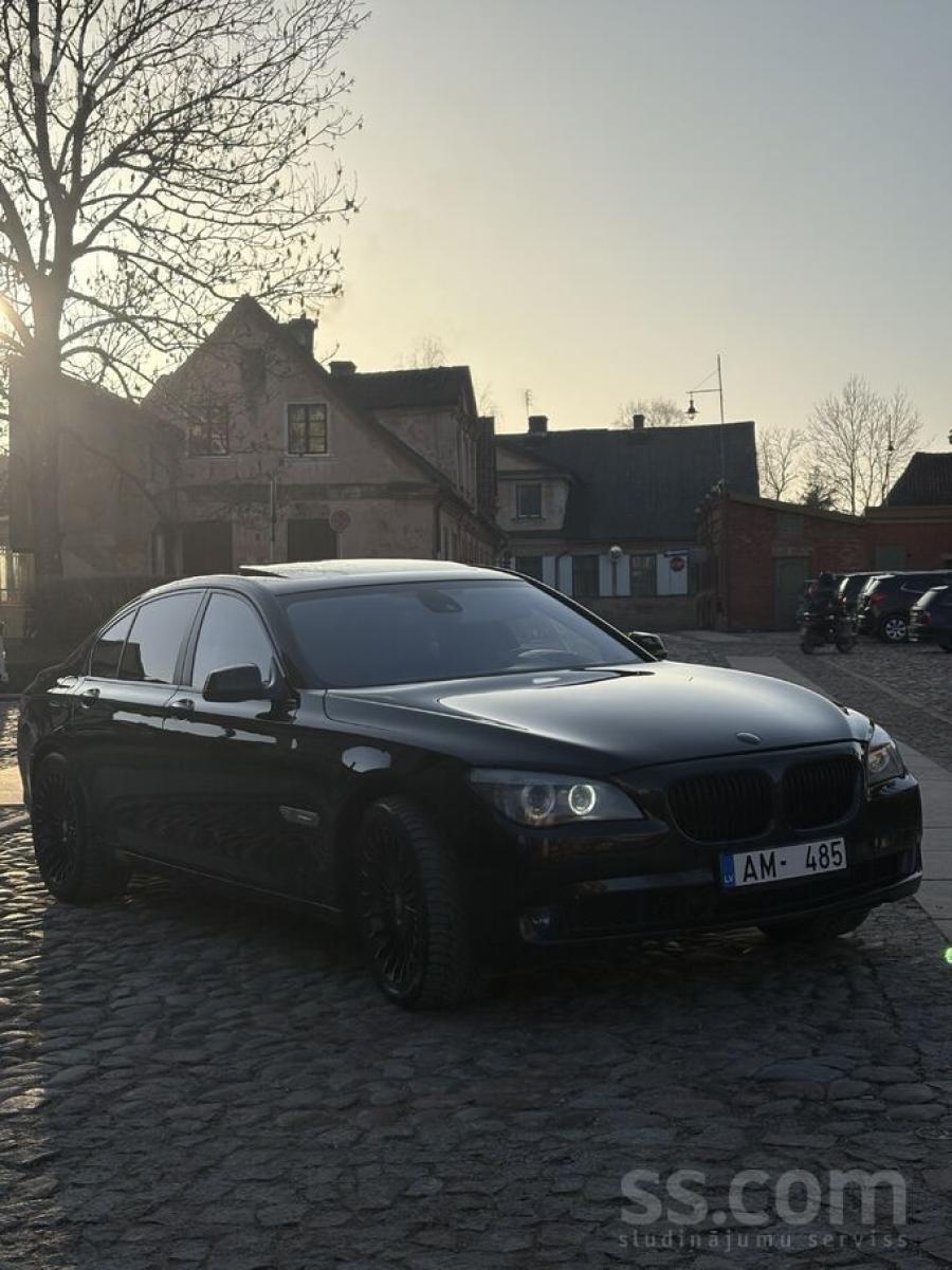 Melns BMW 750 2009 Kuldīga, ar dzinēja tilpumu 4.40 L un nobraukumu 0 tūkst. km par 9990 €, foto 22 vietnē AUTOMOTO.COM.LV