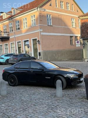 Melns BMW 750 2009 Kuldīga, ar dzinēja tilpumu 4.40 L un nobraukumu 0 tūkst. km par 9990 €, foto 26 vietnē AUTOMOTO.COM.LV
