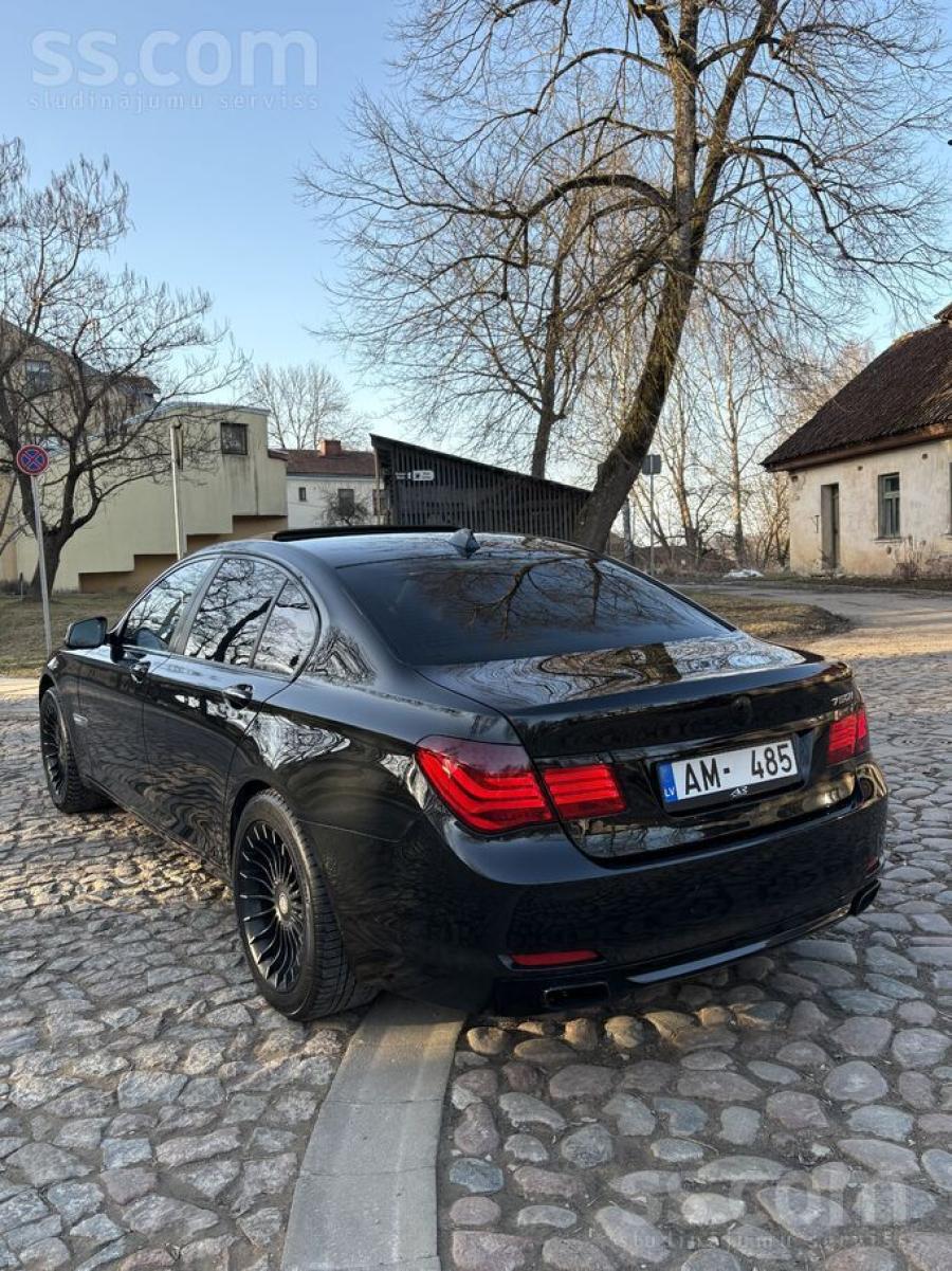 Melns BMW 750 2009 Kuldīga, ar dzinēja tilpumu 4.40 L un nobraukumu 0 tūkst. km par 9990 €, foto 27 vietnē AUTOMOTO.COM.LV