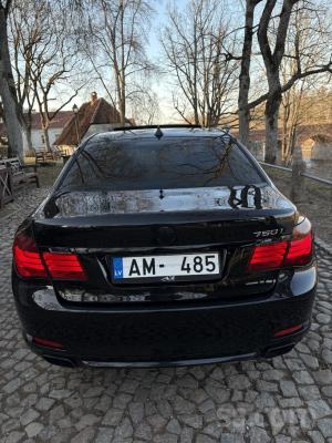Melns BMW 750 2009 Kuldīga, ar dzinēja tilpumu 4.40 L un nobraukumu 0 tūkst. km par 9990 €, foto 28 vietnē AUTOMOTO.COM.LV