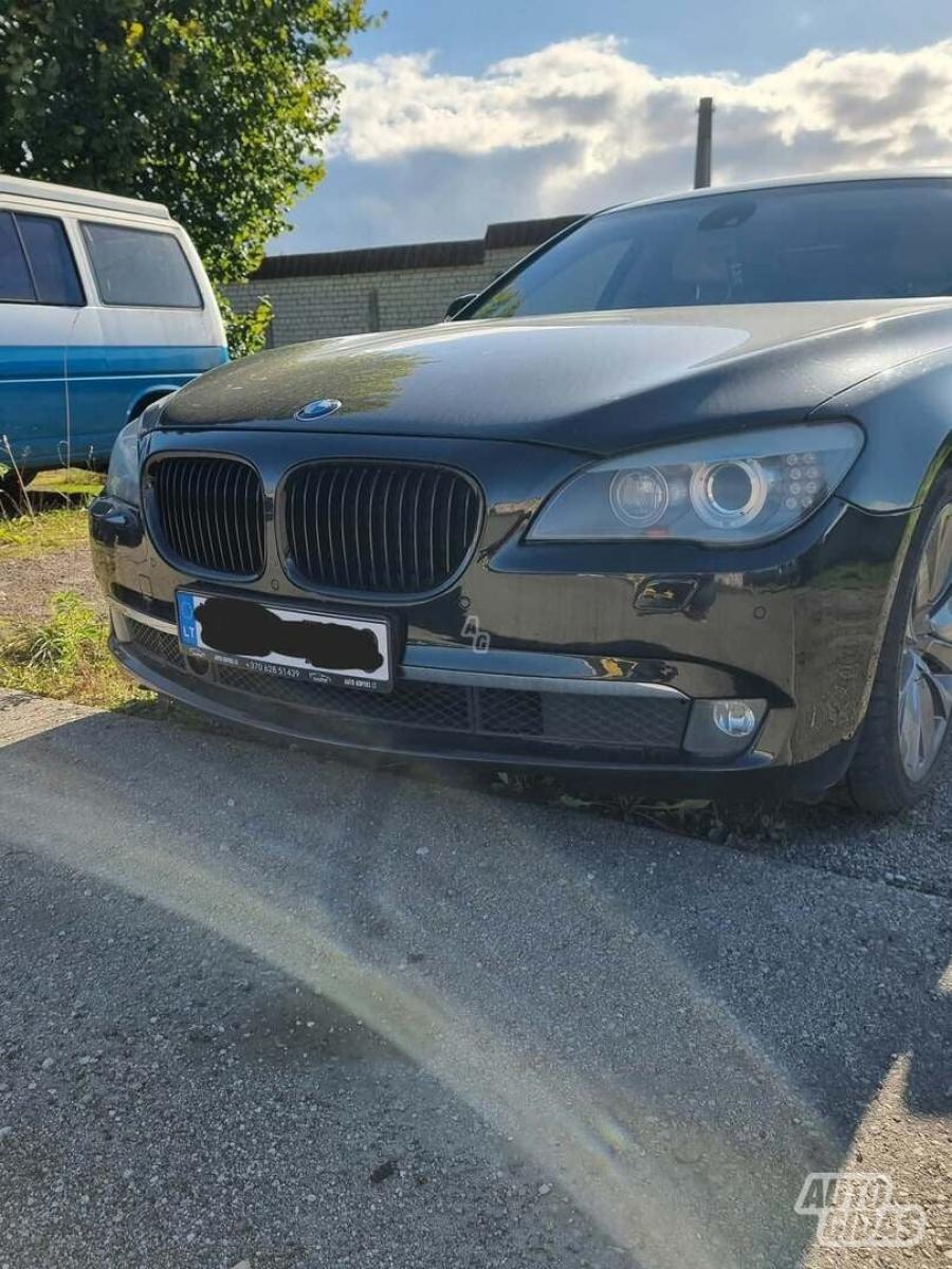 Черный БМВ 750 2009 в Таураге, объемом двигателя 4.40 л и пробегом 0 тыс. км за 3000 €, фото 1 на AUTOMOTO.COM.LV