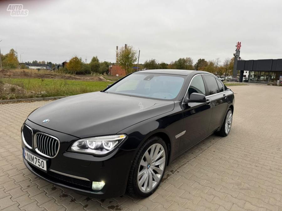 Melns BMW 750 2009 Kauņa, ar dzinēja tilpumu 4.40 L un nobraukumu 0 tūkst. km par 5500 €, foto 6 vietnē AUTOMOTO.COM.LV