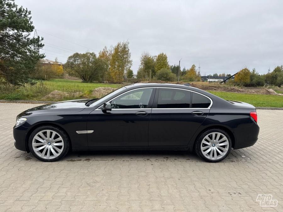 Melns BMW 750 2009 Kauņa, ar dzinēja tilpumu 4.40 L un nobraukumu 0 tūkst. km par 5500 €, foto 10 vietnē AUTOMOTO.COM.LV