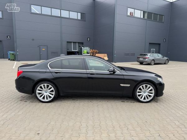 Melns BMW 750 2009 Kauņa, ar dzinēja tilpumu 4.40 L un nobraukumu 0 tūkst. km par 5500 €, foto 11 vietnē AUTOMOTO.COM.LV
