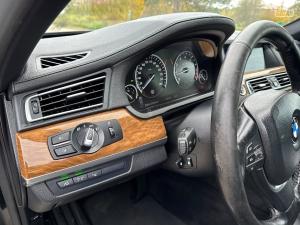 Melns BMW 750 2009 Kauņa, ar dzinēja tilpumu 4.40 L un nobraukumu 0 tūkst. km par 5500 €, foto 15 vietnē AUTOMOTO.COM.LV