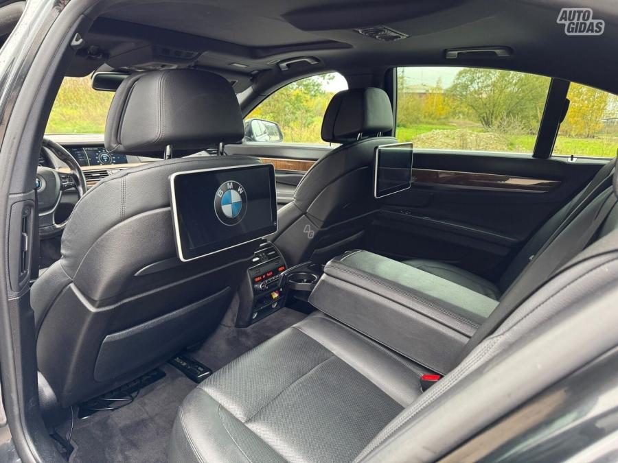 Melns BMW 750 2009 Kauņa, ar dzinēja tilpumu 4.40 L un nobraukumu 0 tūkst. km par 5500 €, foto 18 vietnē AUTOMOTO.COM.LV