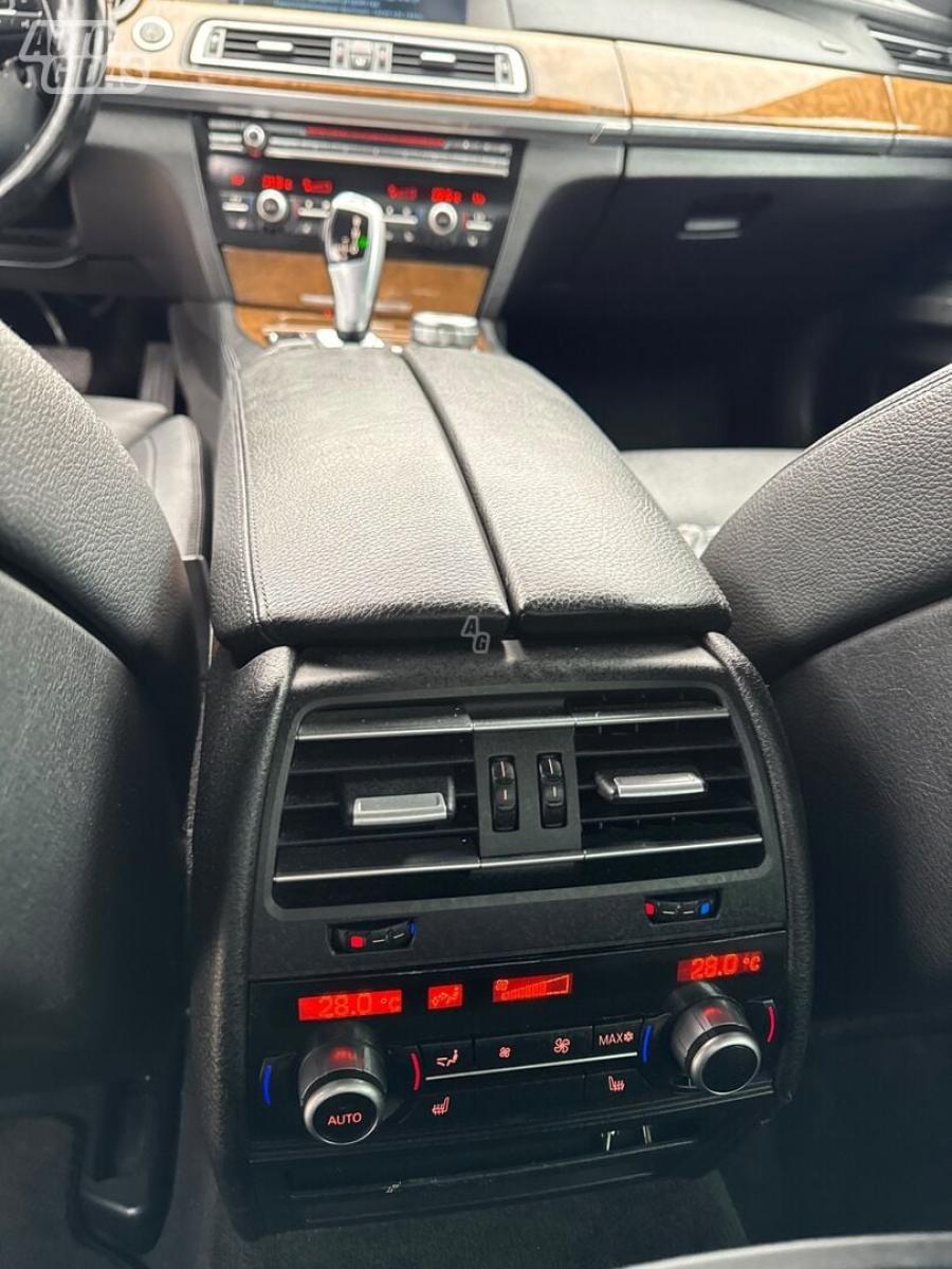 Melns BMW 750 2009 Kauņa, ar dzinēja tilpumu 4.40 L un nobraukumu 0 tūkst. km par 5500 €, foto 21 vietnē AUTOMOTO.COM.LV