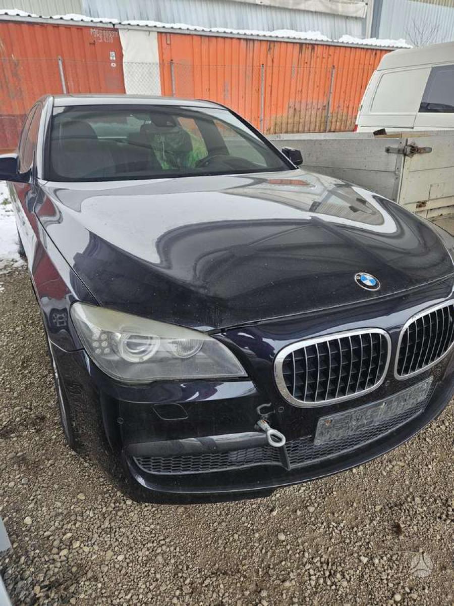 Melns BMW 750 2010 Anykščiai, ar dzinēja tilpumu 4.40 L un nobraukumu 169 tūkst. km par 3900 €, foto 1 vietnē AUTOMOTO.COM.LV