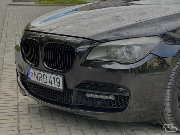 Black BMW 750 2010 in Marijampole, with an engine capacity of 4.40 L and mileage of 243 thousand km for 8000 €, photo 7 on AUTOMOTO.COM.LV