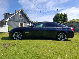 Melns BMW 750 2010 Kerdla, ar dzinēja tilpumu 4.40 L un nobraukumu 324 tūkst. km par 6000 €, foto 4 vietnē AUTOMOTO.COM.LV