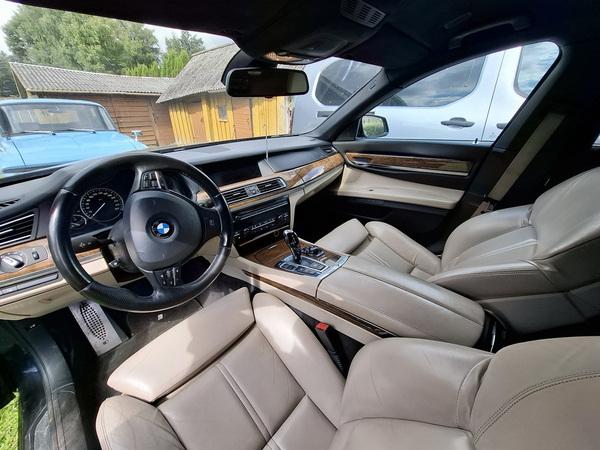 Melns BMW 750 2010 Kerdla, ar dzinēja tilpumu 4.40 L un nobraukumu 324 tūkst. km par 6000 €, foto 7 vietnē AUTOMOTO.COM.LV