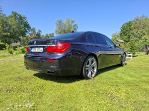 Melns BMW 750 2010 Kerdla, ar dzinēja tilpumu 4.40 L un nobraukumu 324 tūkst. km par 6000 €, foto 14 vietnē AUTOMOTO.COM.LV
