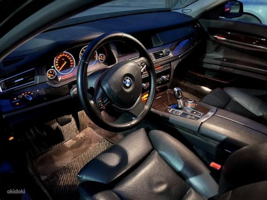Melns BMW 750 2010 Sillamē, ar dzinēja tilpumu 4.40 L un nobraukumu 173 tūkst. km par 7000 €, foto 3 vietnē AUTOMOTO.COM.LV