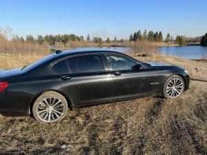 Melns BMW 750 2010 Sillamē, ar dzinēja tilpumu 4.40 L un nobraukumu 173 tūkst. km par 7000 €, foto 6 vietnē AUTOMOTO.COM.LV