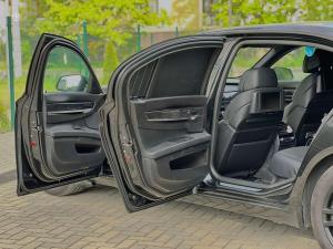 Black BMW 750 2010 in Vilnius, with an engine capacity of 4.40 L and mileage of 246 thousand km for 6300 €, photo 18 on AUTOMOTO.COM.LV