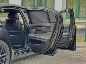 Black BMW 750 2010 in Vilnius, with an engine capacity of 4.40 L and mileage of 246 thousand km for 6300 €, photo 25 on AUTOMOTO.COM.LV
