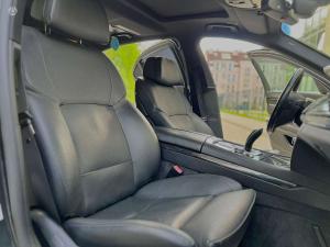 Black BMW 750 2010 in Vilnius, with an engine capacity of 4.40 L and mileage of 246 thousand km for 6300 €, photo 26 on AUTOMOTO.COM.LV
